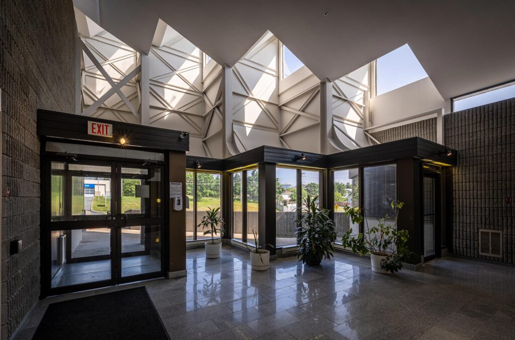 Bally Rou Place – Tidan