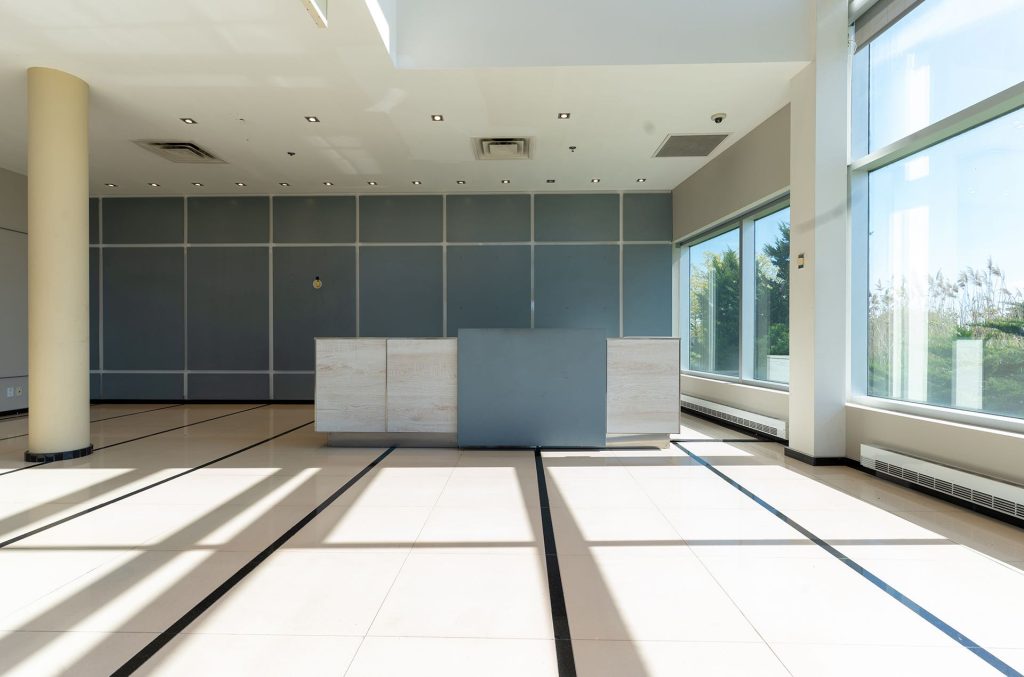 Le 1555 Carrie-Derick – Tidan